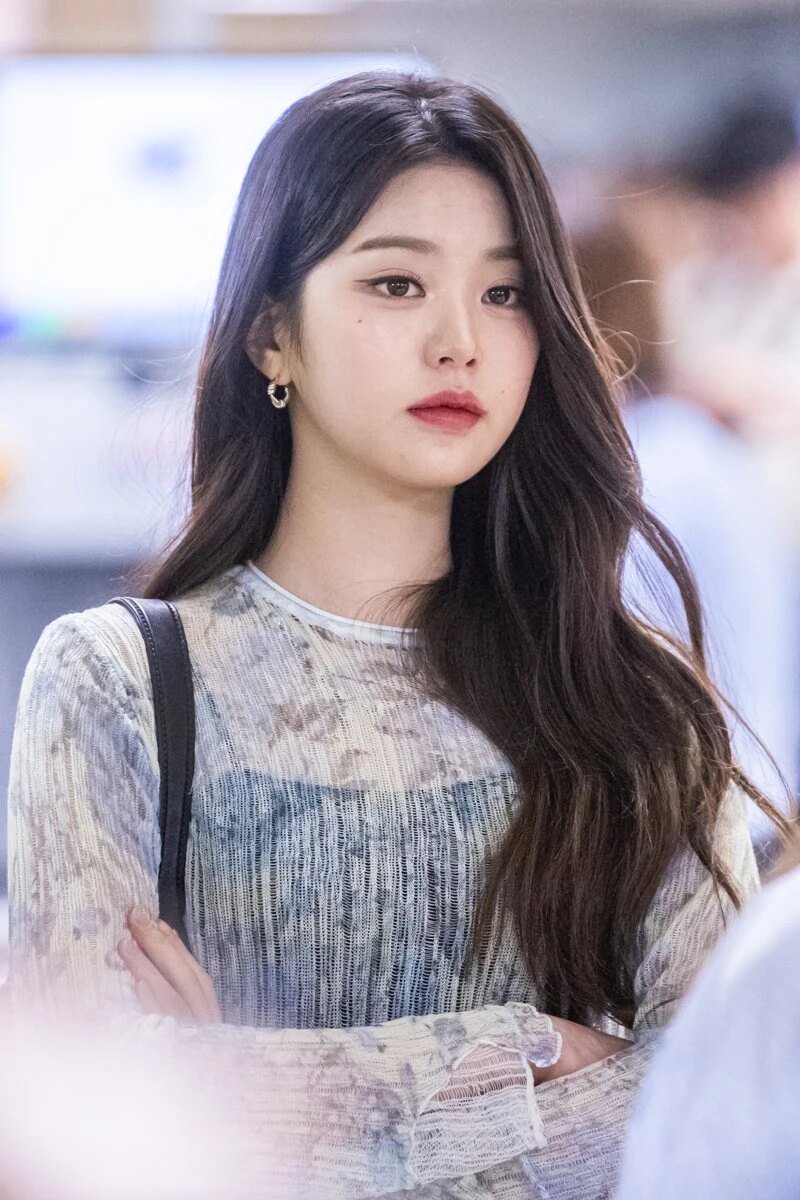 IVE Jang Wonyoung’s “B*tch Face” Triggers Intense Reactions - Koreaboo