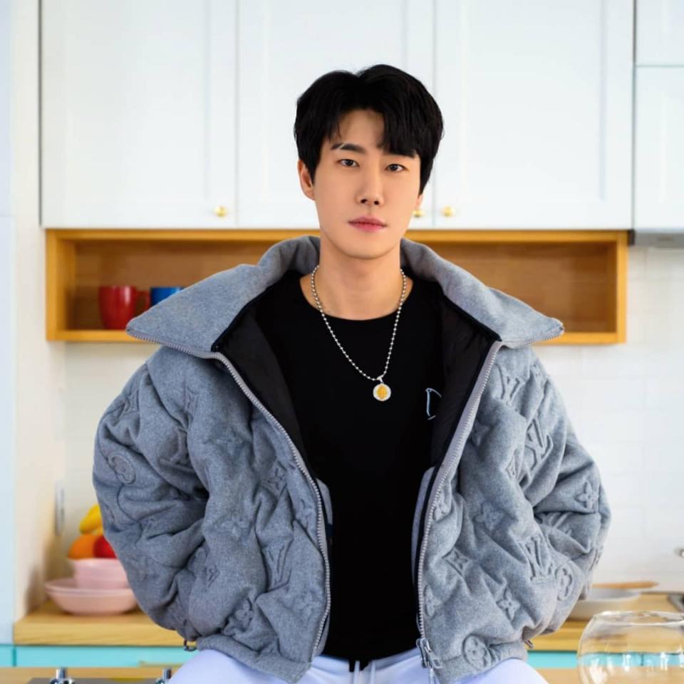 Troublemaker Rapper Gets Sued By Fellow Chinese Rapper Signed To His ...