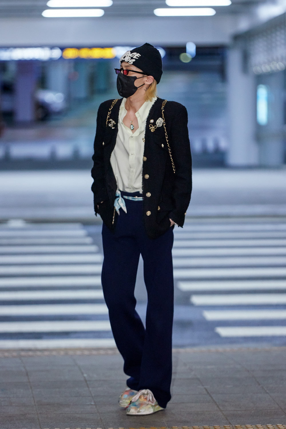 BIGBANG's G-Dragon Makes Netizens Jealous Over This Body Part - Koreaboo
