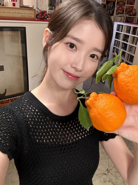 Popular Singer Pays For Drinks At All Fan-Hosted Birthday Cafes - Koreaboo