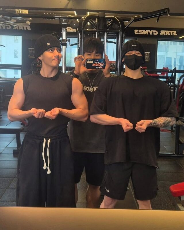 "Did You See Jungkook And V’s Bodies?" — ARMYs Are Losing It Over BTS’s ...