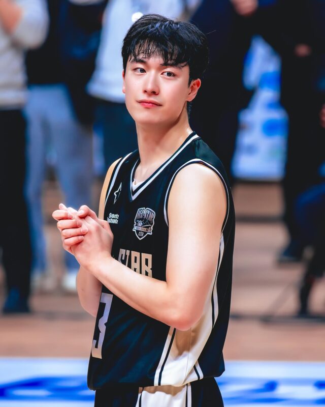 Korean Basketball "Player No.3" Goes Viral For His Debut-Ready Visuals ...