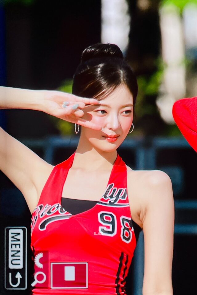 Girl Group Member Named "Top 3" For Perfect Shoulders In The Industry ...