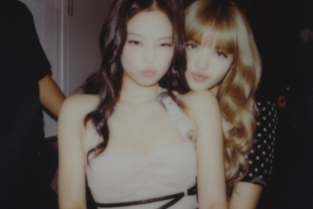 BLACKPINK's Jennie Sparks Controversy After Deleting Photo With Rosé - Koreaboo
