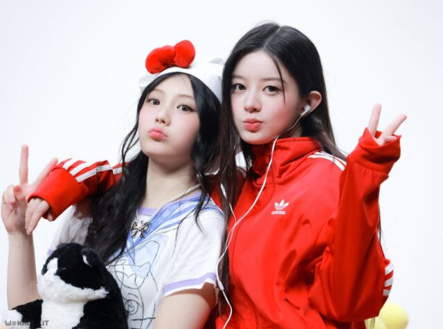 Fansign Moment Sparks Buzz Wonhee And Minju React To Two Girls Kissing
