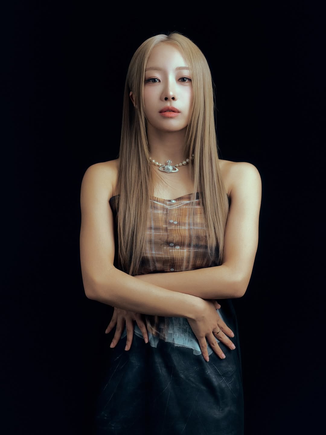 Popular YouTuber In Her 30s Debuts As The Leader Of A New K-Pop Girl ...