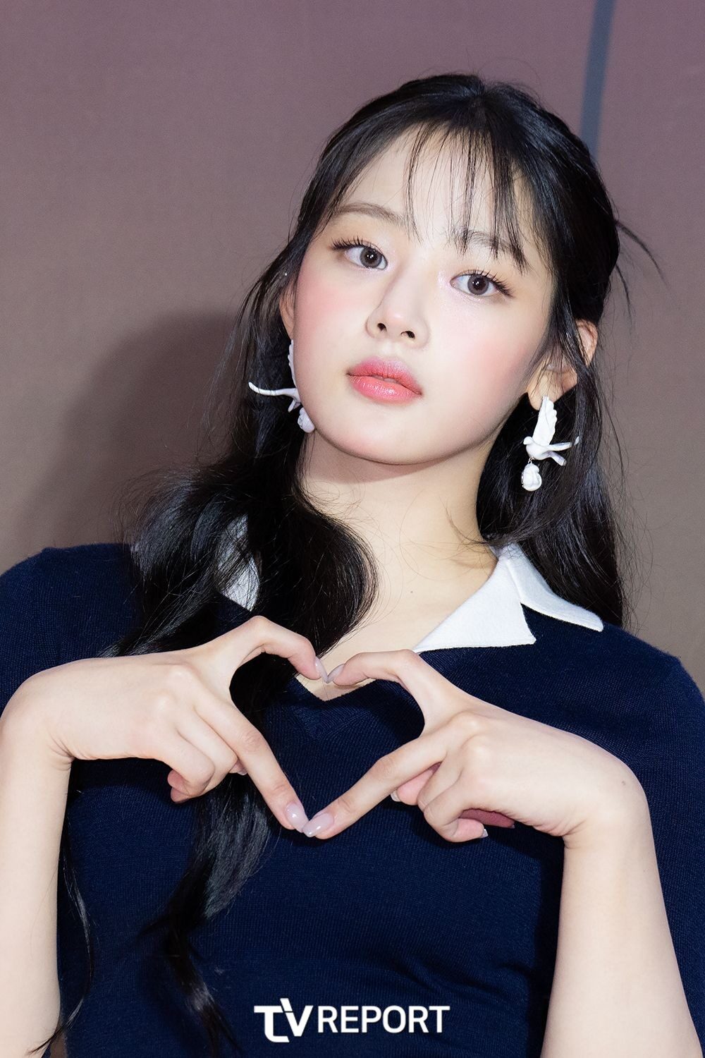 NJZ's (NewJeans) Minji Sparks Viral Plastic Surgery Allegations, Photos Go Viral - Koreaboo