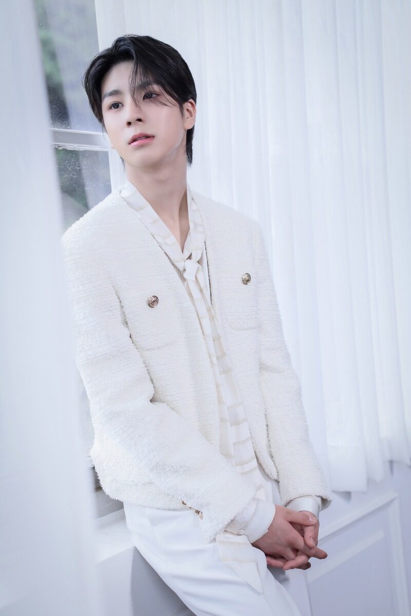 Popular K-Pop Idol Caught Driving Without A License - Koreaboo