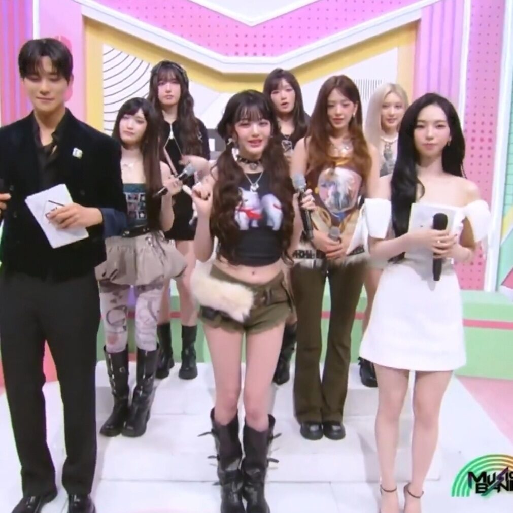 Netizens React To K-Pop's Most Awaited Meetup Between The Top Two ...