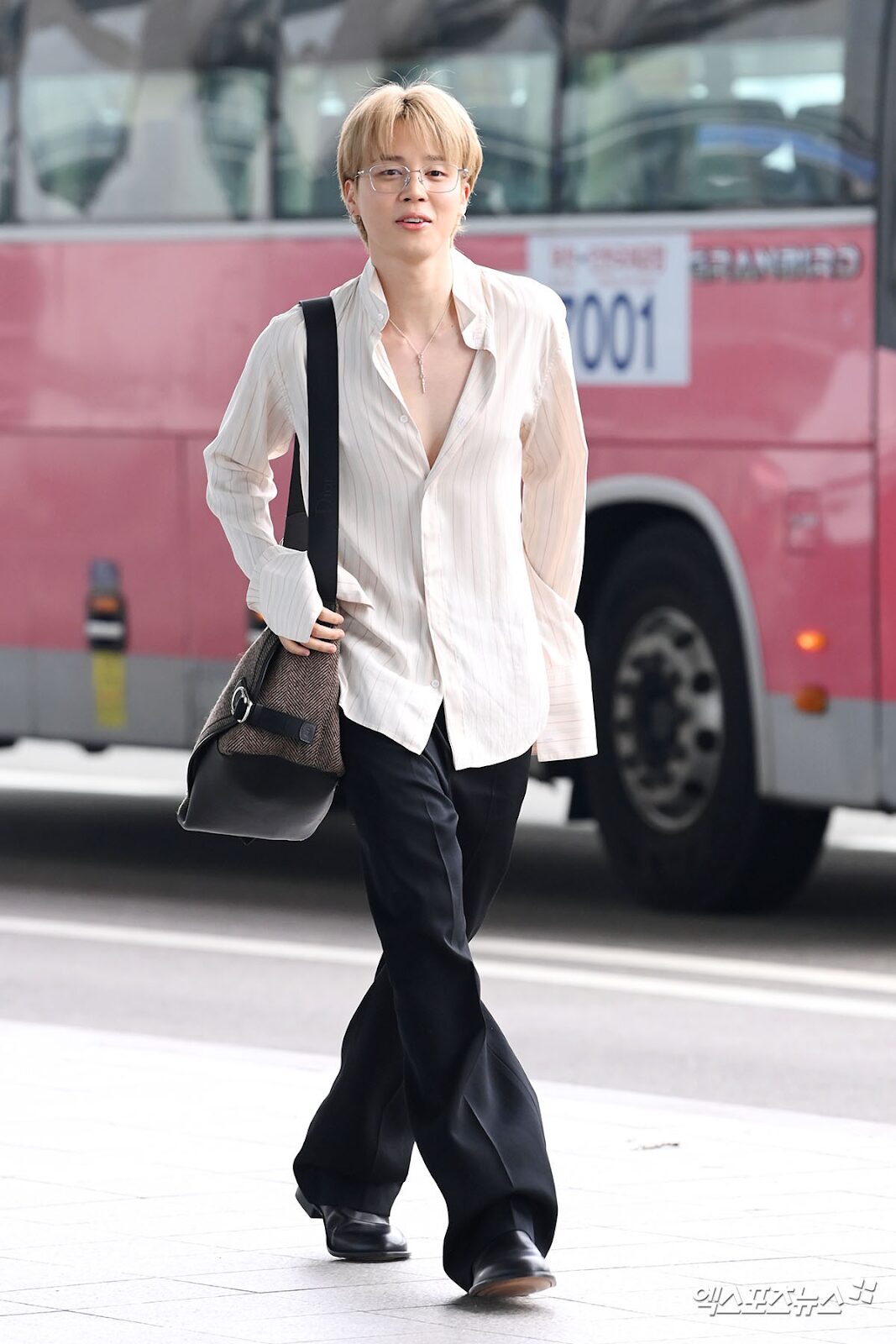 BTS's Jimin Sets The Standard With An Iconic Airport Outfit That Goes ...