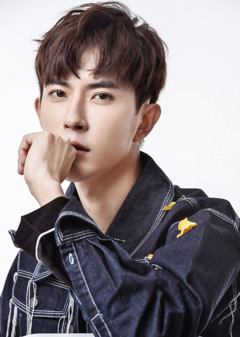 Singer Reportedly Sells Only 15 Tickets, Cancels Concert After Harsh ...