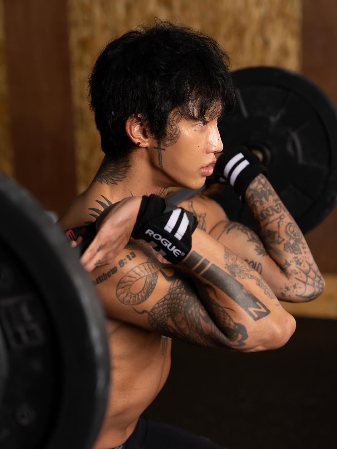 Drag Queen In LE SSERAFIM's "SPAGHETTI" Goes Viral For His Smoking Hot ...