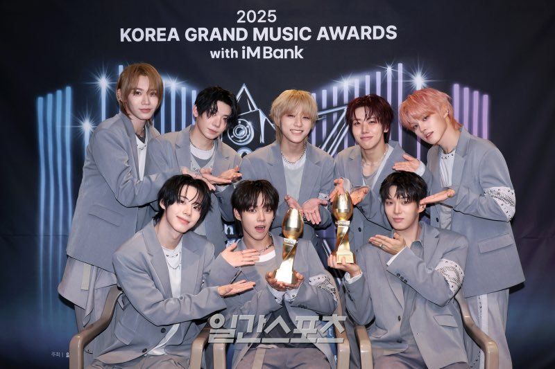 Stray Kids' Bang Chan "Stands Up For" 5th Gen Groups At The "2025 Korea ...