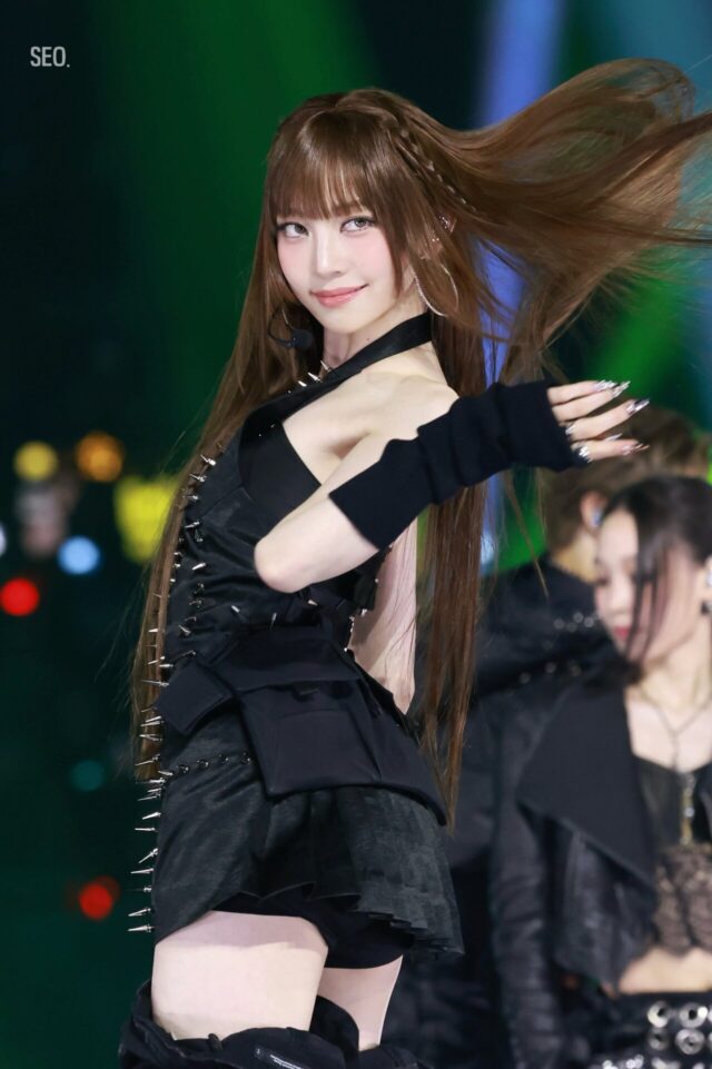 5th Gen Idols Fuel Dating Rumors With Viral "Chemistry" Moments - Koreaboo