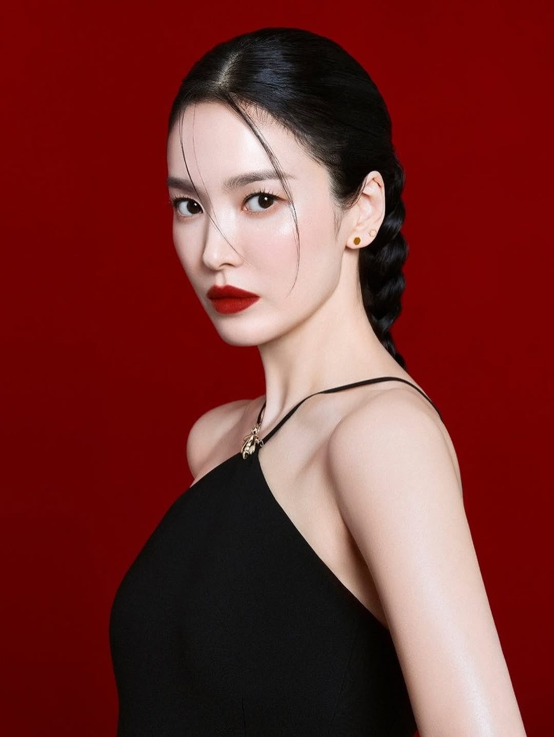 "Is This The Face Of A 44-Year-Old?" Top Actress Sparks Mixed Reactions With Her Visuals - Koreaboo