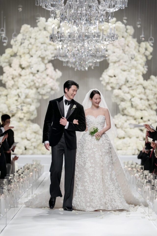 Shin Min Ah’s Shocking Wedding Dress Cost Becomes A Hot Topic - Koreaboo