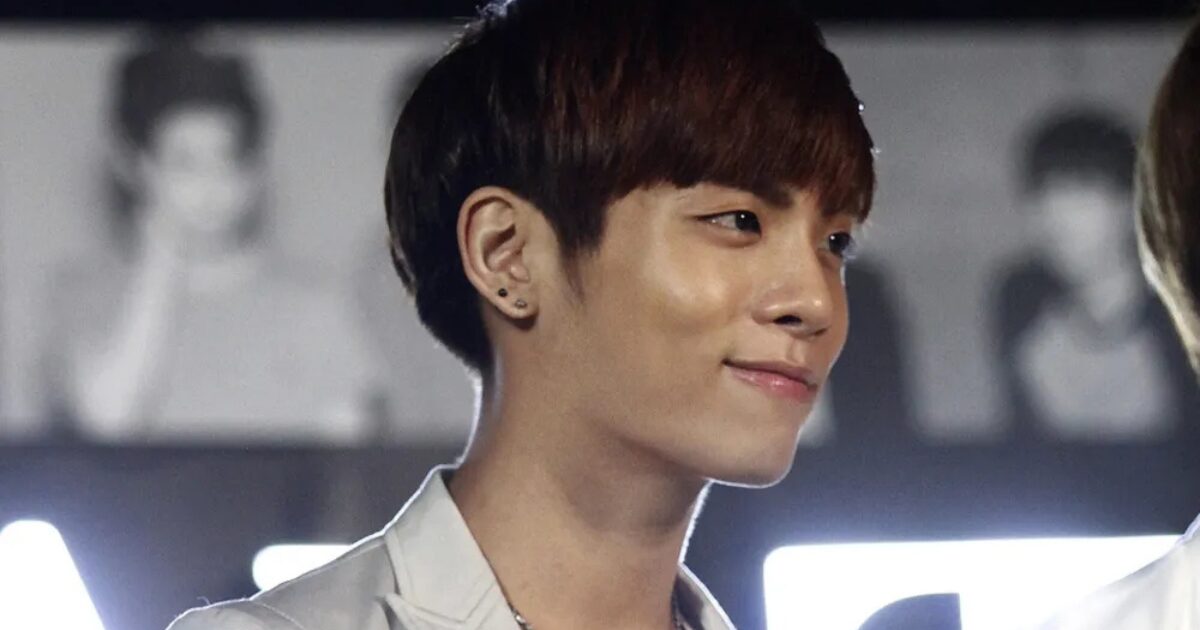 SM Entertainment Releases Never-Before-Seen Pic Of SHINee's Jonghyun - Koreaboo