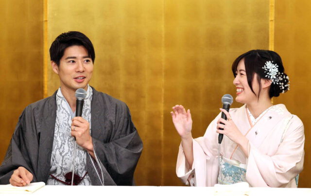 Idol Couple's Marriage Press Conference Photos Revealed - Koreaboo