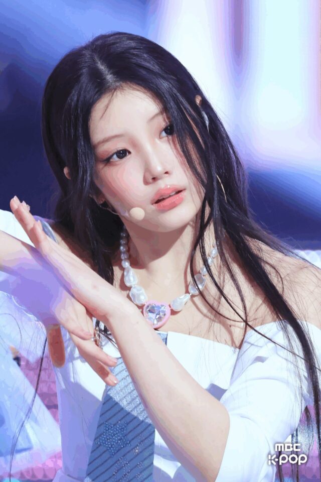 ILLIT's Wonhee Faces Scathing Comparison With NewJeans' Minji After ...