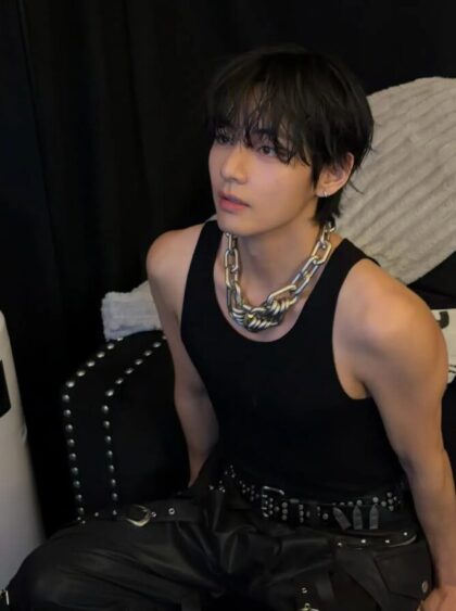 BTS's V Blames His New Tattoo's Reveal On Jimin - Koreaboo