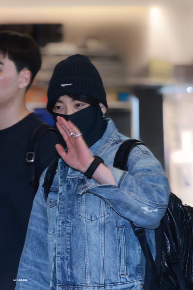 BTS Jungkook's Luxurious Airport Fashion Price Sparks Major Shock ...